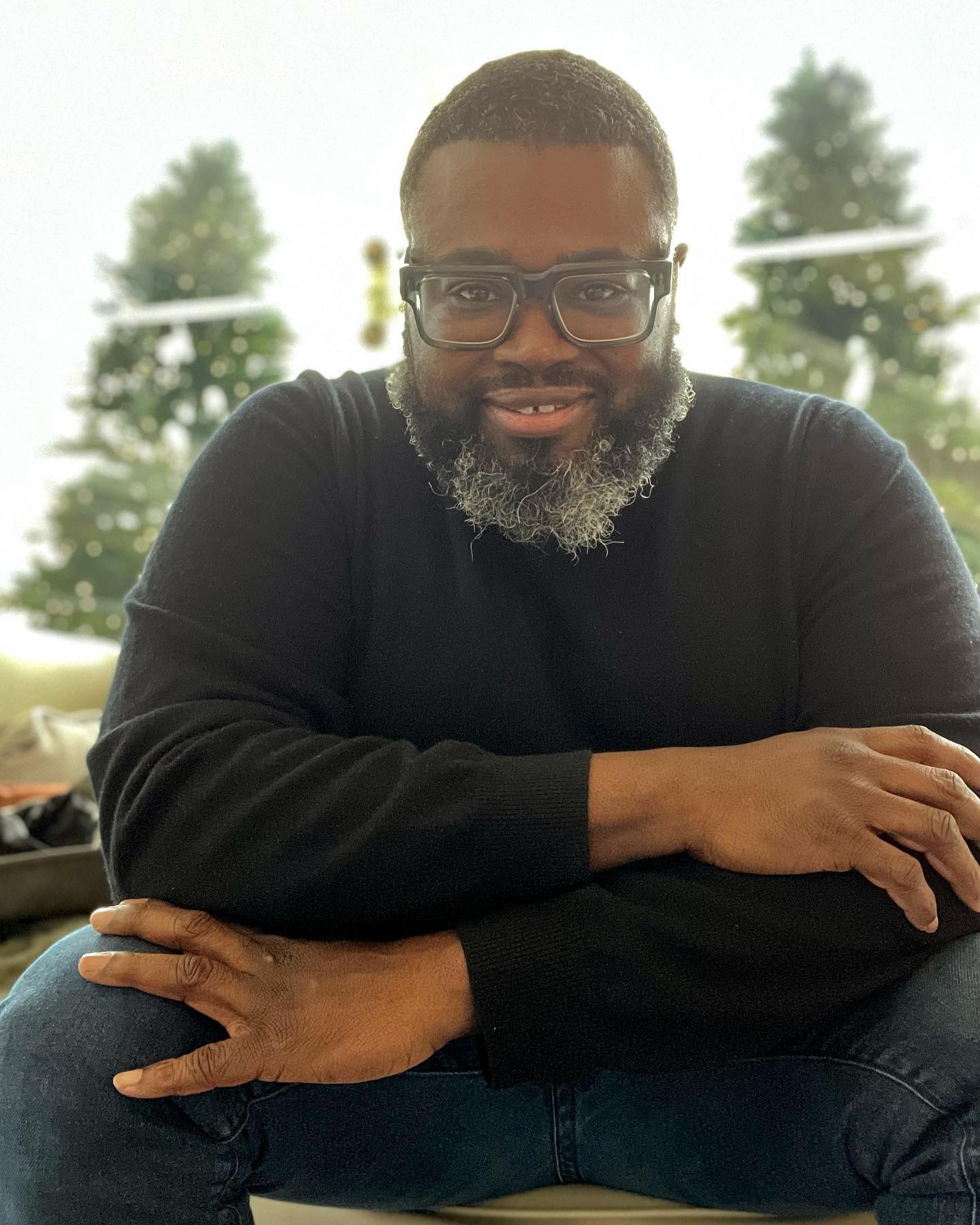 Biography - Russell Thomas